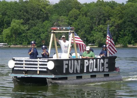 30 Pontoon Decoration Party Ideas For A Boat Parade Artofit