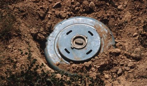 Déjà Vu International Landmine Law and the New U S Landmine Policy
