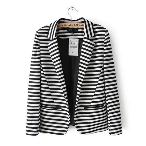 Пиджак в полоску с чем носить женщинам 80 фото