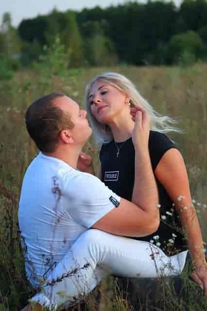 All About Emotional Sexual Physical And Platonic Intimacy