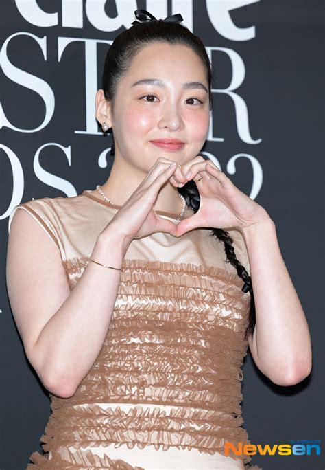 김민하 핑크빛 하트 포즈[포토엔hd] 뉴스인코리아