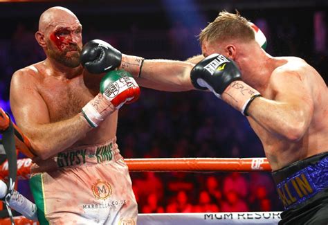 Photos Tyson Fury Suffers Severe Cut Decisions Otto Wallin