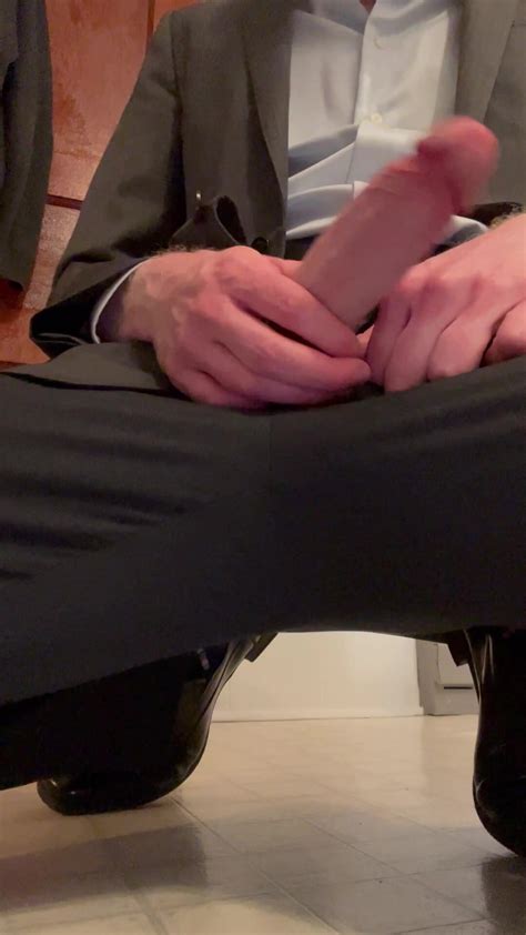 Quick Suit Bulge After Work