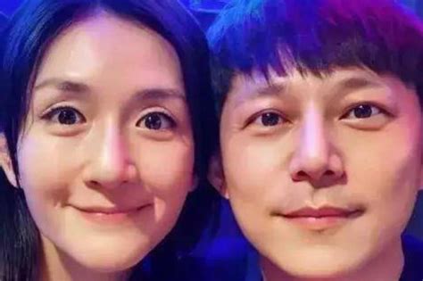 谢娜去《向往的生活》做客，何炅无比开心，直接抱起谢娜转圈圈。互动节目观众们