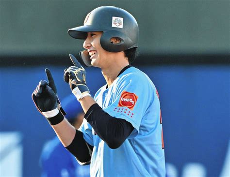 Eneos・度会隆輝、dena・伊勢から左中間二塁打 父はヤクルトで活躍の博文さん：中日スポーツ・東京中日スポーツ
