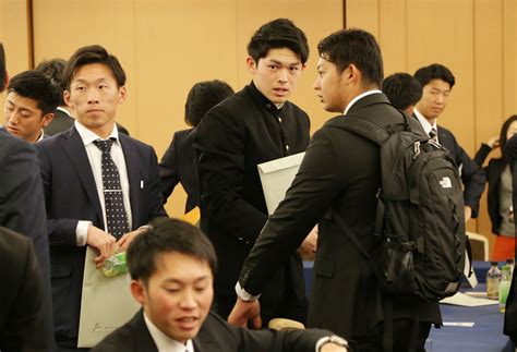 奥川、佐々木らが出席 2020年npb新人研修会 Moment日刊ゲンダイ