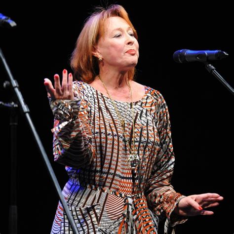 Лариса Удовиченко впервые вышла на сцену после серьезной операции на позвоночнике Вокруг ТВ