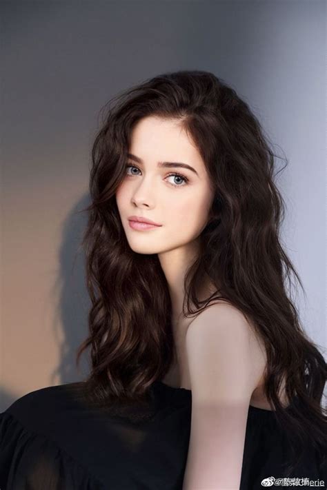 No Nudity Just Pix Of Beautiful Women On Tumblr Most Beautiful Faces Dark Blonde Hair Black