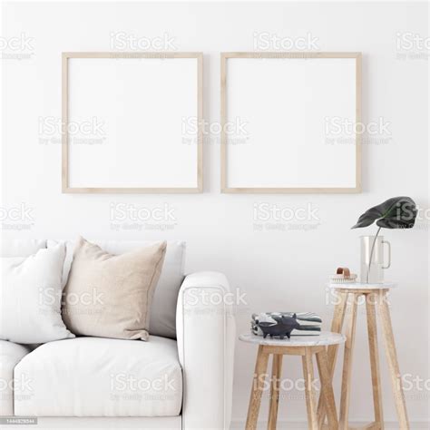 거실에는 소파와 나무 사이드 테이블이 있는 두 개의 정사각형 나무 프레임이 있습니다 3d 그림입니다 0명에 대한 스톡 사진 및 기타 이미지 Istock