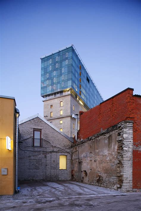 Norman Foster Daniel Libeskind And More Breathe New Life Into 10 Old Structures Renovation