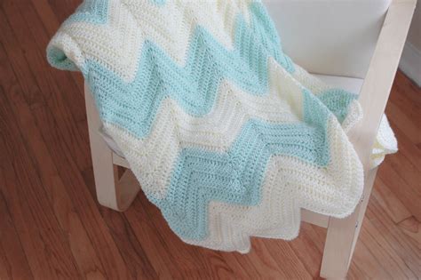 People Webs Pattern Zig Zag Blanket