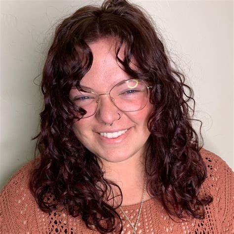 Women Curtain Bangs Hairstyle For Round Face Beauty Tips