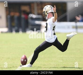 New Orleans Saints Place Kicker Charlie Smyth 39 Watches From The