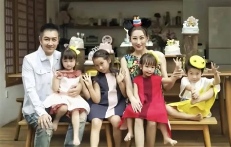 蔣麗莎曬照慶祝結婚11周年蔣麗莎穿著白色泳衣兩人非常甜蜜 壹讀