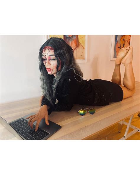 Midori Francis S Feet