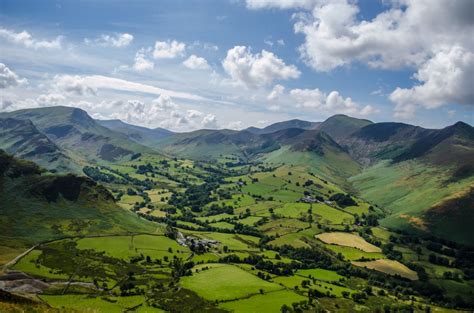 무료 이미지 경치 나무 자연 잔디 황야 구름 하늘 목초지 흐린 잎 호수 골짜기 여름 봄 녹색 농업 고지 산등성이 평원 이파리 영국