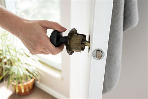 How To Fix A Door Knob That Doesnt Latch At Anne Lafleur Blog