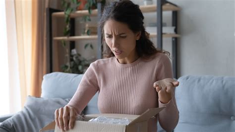 Специалист Павлов рассказал о способах вернуть деньги за некачественный товар — РТ на русском