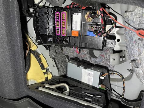 Обманки на Led лампы + моторчик лючка бензобака — Audi A6 (C6), 2,8 л ...