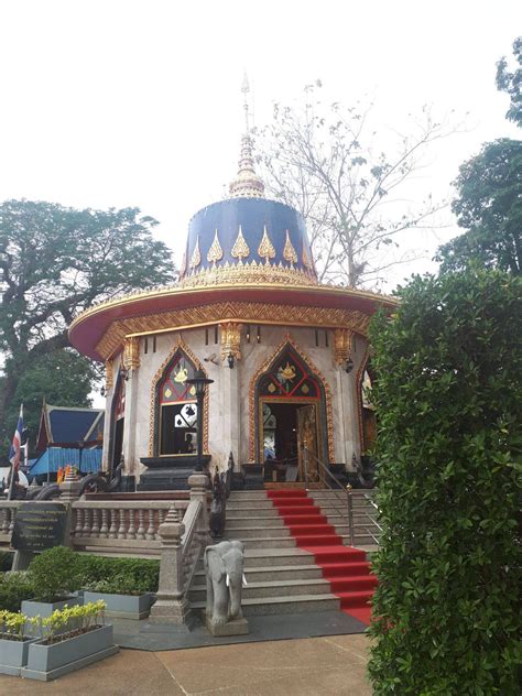 รูป ศาลสมเด็จพระเจ้าตากสินมหาราช จันทบุรี Wongnai