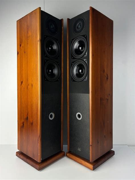 Lambda Amber 2 Matching Pair Speaker Set Auction Online Catawiki