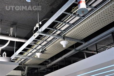 천정 인테리어 Yanggiri 사진 천장 천정 인테리어 설비 배관 케이블 파이프 설치 라인 디자인 배경 인테리어 천장 디자인 배관