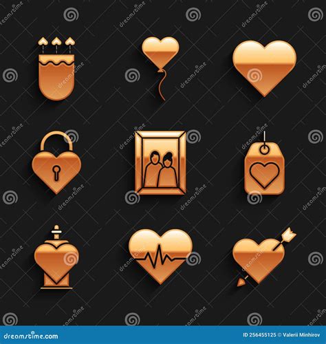 Set Picture Frame Heart Rate Amour With Heart And Arrow Tag Bottle