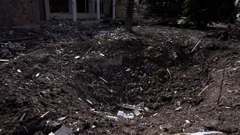 РФ влучила КАБами в багатоповерхівку Сумщини поранені діти Dw 04 01 2025