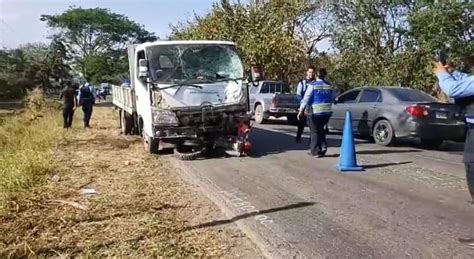 Fallecen Dos Motociclistas Tras Chocar Contra Camión En El Paraíso