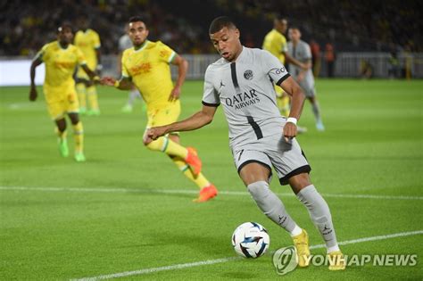 음바페 트랜스젠더 모델과 열애설 두팔로 안아올리고 함박웃음