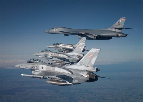 Multifunction Information Distribution System Joint Tactical Radio System Per Gli F 16 Polacchi