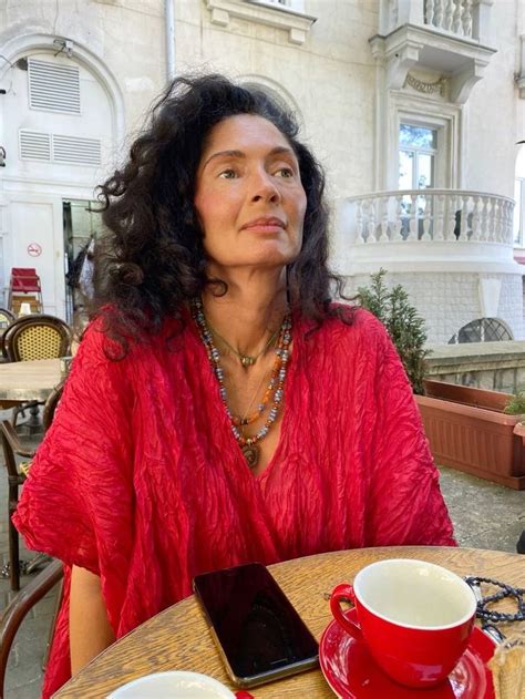 Best 13 How To Look Elegantly Chic A Style Interview With Joyce