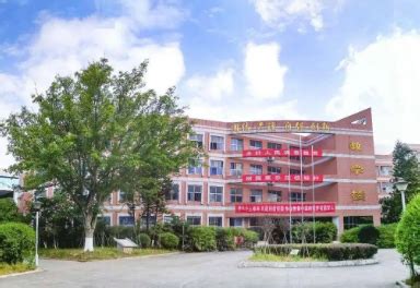四川省南充卫生学校环境好不好 前景通中职网