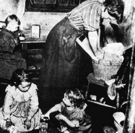 Living Conditions In Industrial Towns History Crunch History Articles Biographies