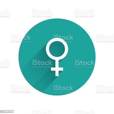 긴 그림자로 격리 된 흰색 여성 성별 기호 아이콘입니다 금성 기호입니다 여성 유기체 또는 여성의 상징 녹색 원 버튼입니다 벡터