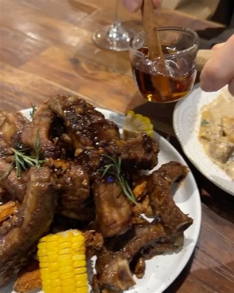 포르투7 ⋆⁺₊ 포르투7 신메뉴 출시 D 1 ⋆⁺₊ 홀리데이를 맞아 겨울 신메뉴가 찾아왔어요 여러분의 홀리데이를 더 특별하게 만들어줄 신메뉴를 소개합니다 🎄 야