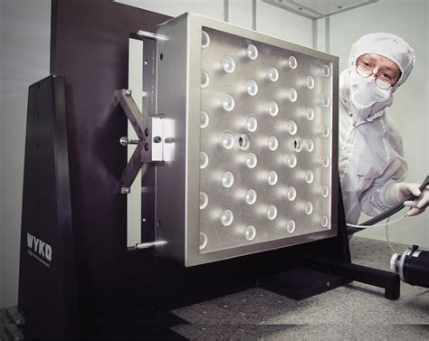 Deformable Mirror Optic Lm1 With Its 39 Actuator Attachment Points Download Scientific Diagram