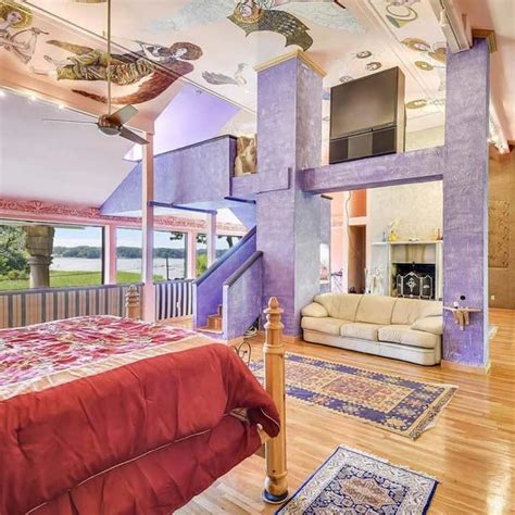 Hilariously Bizarre Listing Photos
