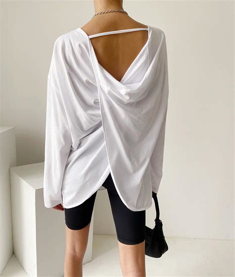 문트 지금 같이 아침과 저녁으로 쌀쌀한 날씨엔 가볍게 즐기기 좋은 이 코디룩 추천 할게요 백