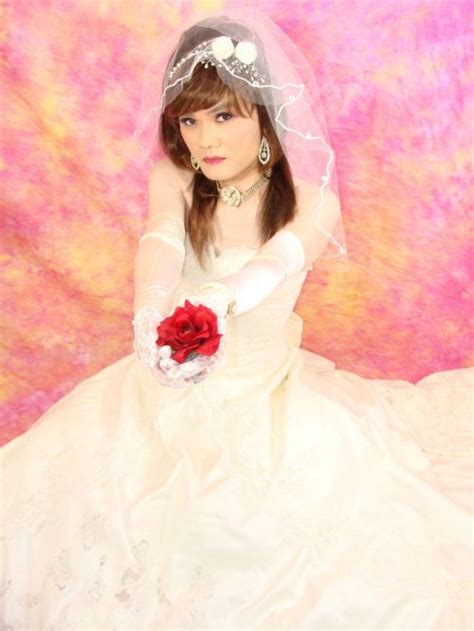 Megumi Is Another Breathtakingly Romantic Japanese The Transgender Bride On Tumblr