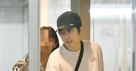 娘を乗せた高級車を運転し二宮和也 「イクメン姿」発見撮！ 「家族のために歩む」苦渋の選択の中身 Fridayデジタル