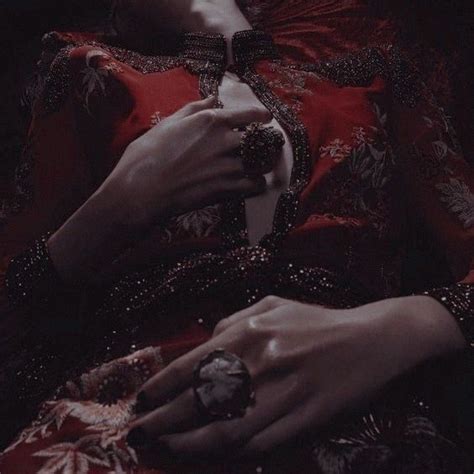 А я ещё раз на всякий случай предупреждаю зелья декоративные запечатанные и совершенно