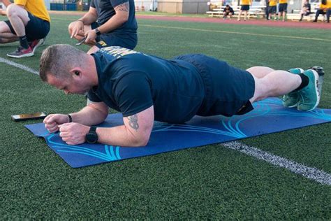 The Acft Now Requires Planking Heres How To Train For It