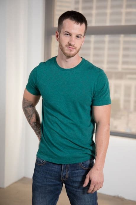 Horny Gay Hunks Quentin Gainz And Dante Colle Undress Before Bareback