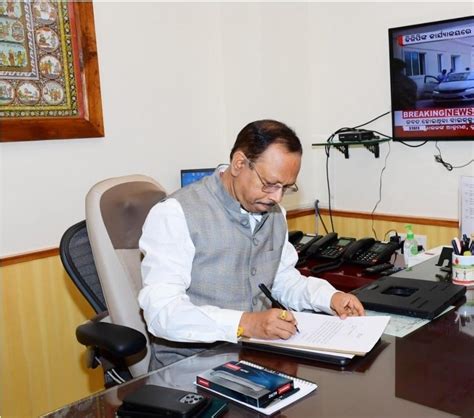 oss todays pradeep kumar jena ias assumes charge as chief secretary
