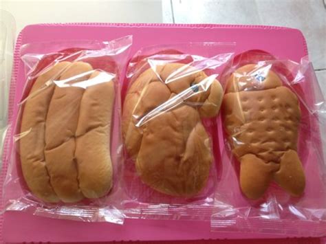小掰同學誠懇善良 sacrificialapplechicken 為了中元普渡買了用蘋果麵包作的三牲禮盒可是這造型我有點看不懂最