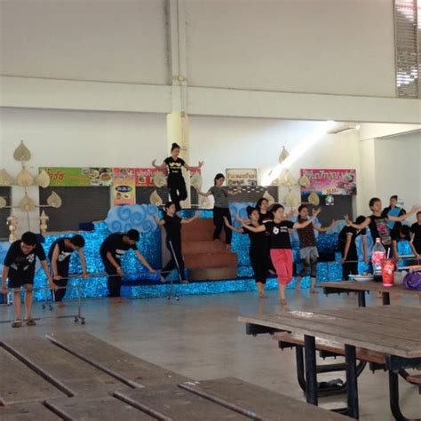 โรงเรียนมัธยมเทศบาล 6 นครอุดรธานี โรงเรียนมัธยม