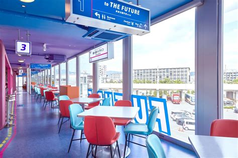 里斯本百年經典爬坡纜車重生：注入當代風格的交通設計，把舊城街景與綠意花園收入旅程之中 La Vie