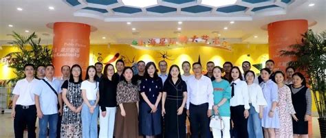 海棠微视角黄浦区第一中心小学教育集团校领导重庆市万州区骨干教师莅临前京小学参观交流 艺术