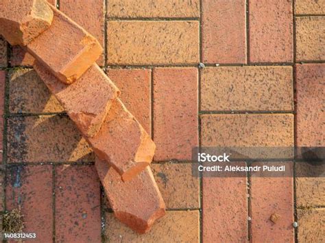 Batu Bata Tua Batu Bata Di Tanah Pekerjaan Konstruksi Blok Bata Pekerjaan Pembongkaran Batu Di